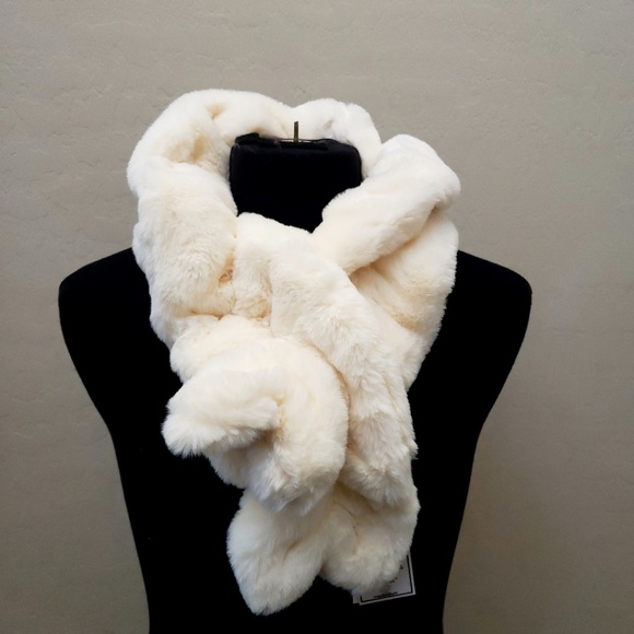 Alex Max | Accessories | Alex Max Neck Warmer | Poshmark
